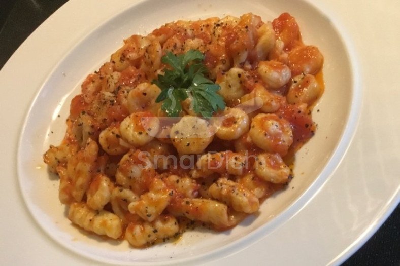 Niyokki Patates Makarnası Tarifi - TarifMotoru